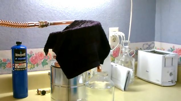 How to build a Simple Homemade Water Distiller that turns dirty water ...