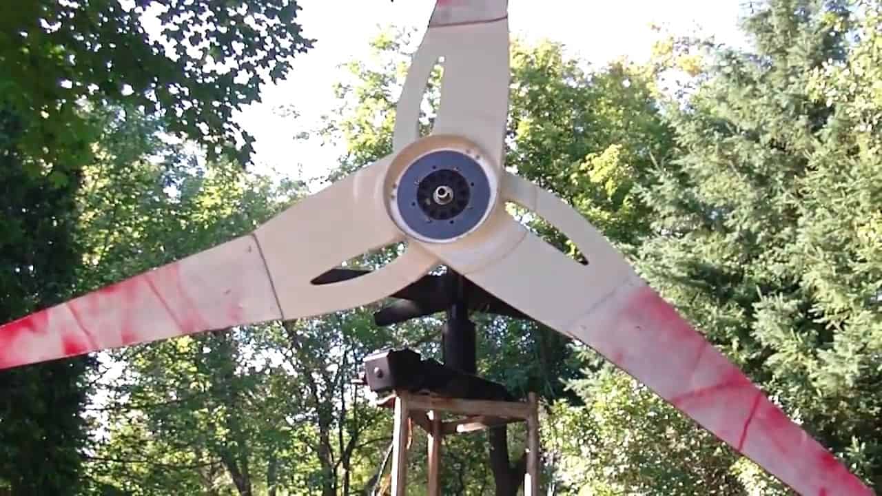 How to build a Simple Homemade Wind Generator from Old Ceiling Fan ...