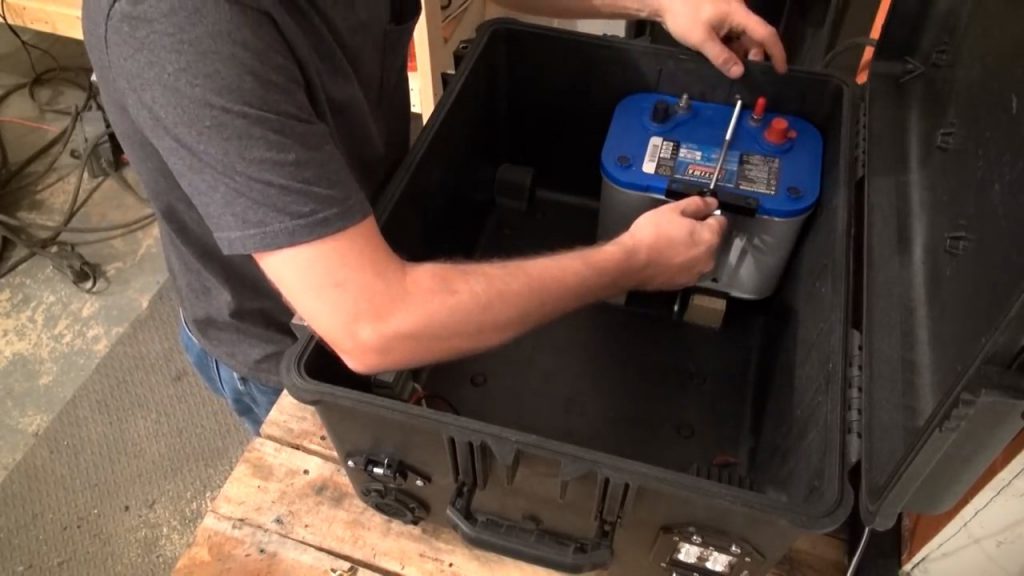 How to build a Large 2000W Portable Solar Power Generator at Home from ...