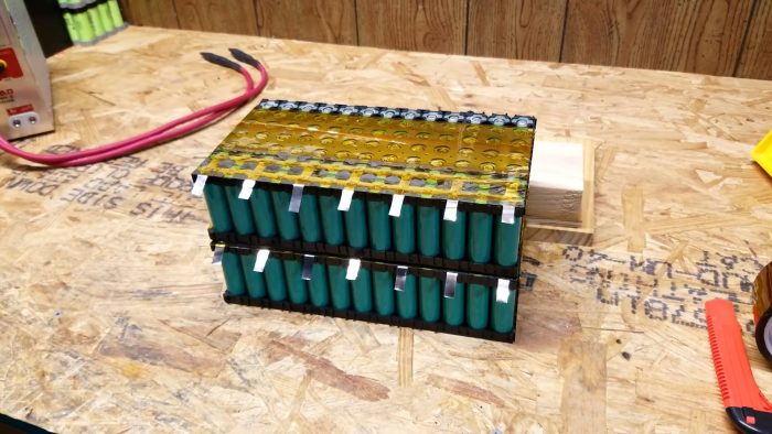 How to make a DIY 24V 72AH Emergency Power Backup System using Old ...