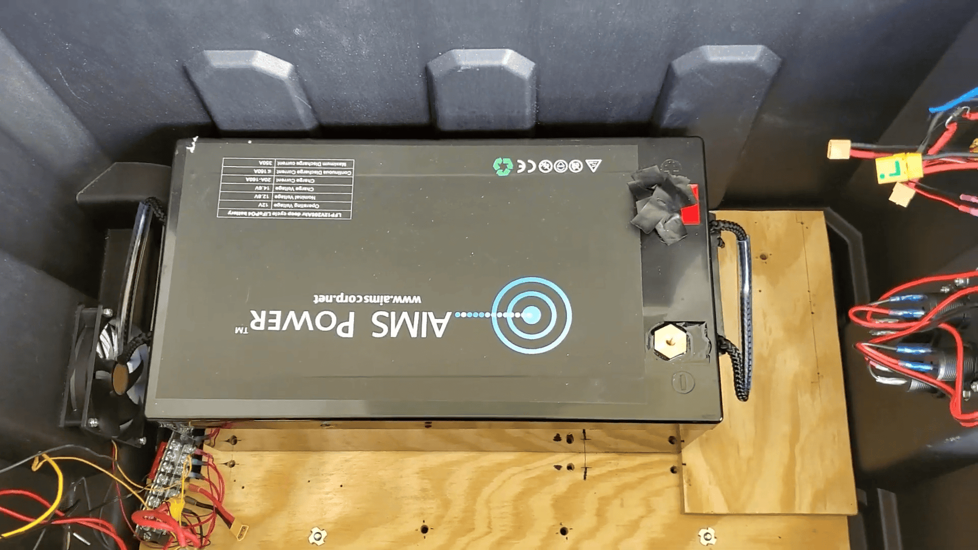 How to build an emergency 5kWH Portable Lithium Solar Generator from ...