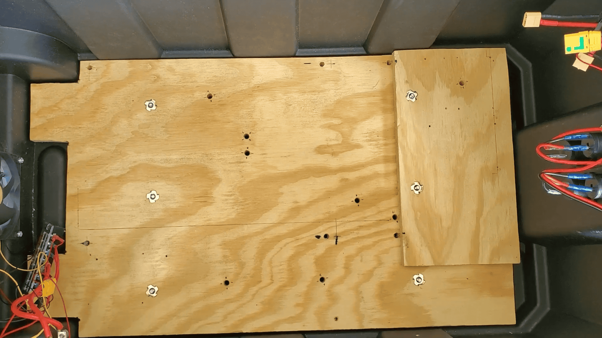 How to build an emergency 5kWH Portable Lithium Solar Generator from ...