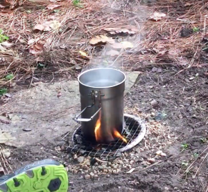 How to build an Emergency DIY Water Distillation System . Portable ...