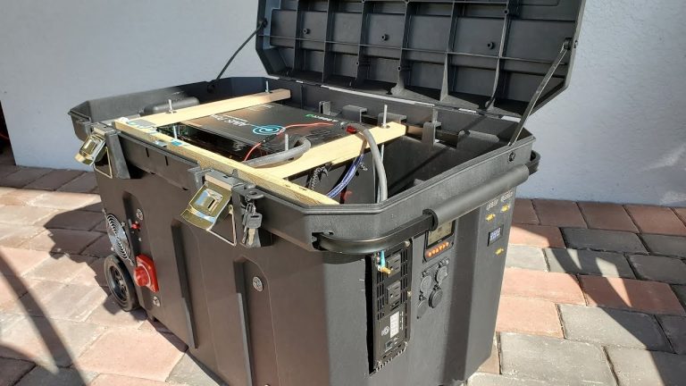 How to build an emergency 5kWH Portable Lithium Solar Generator from ...