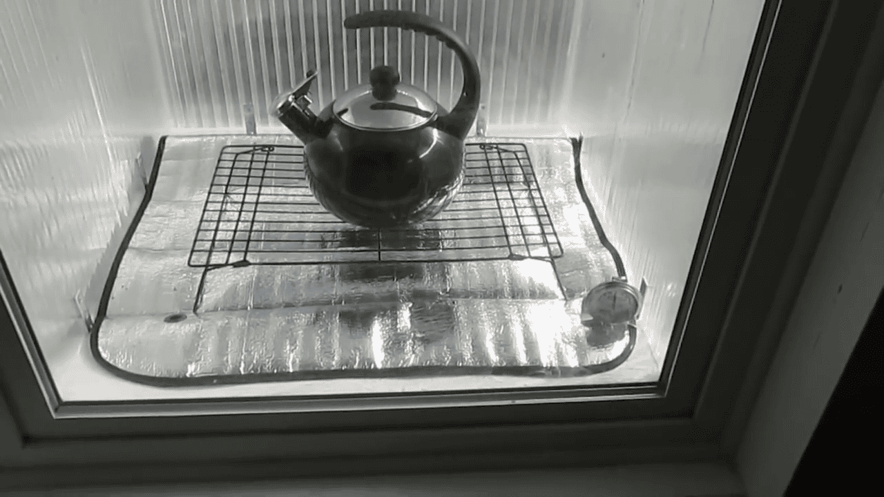 How to build an Off Grid Solar Box Window Heater using Greenhouse ...