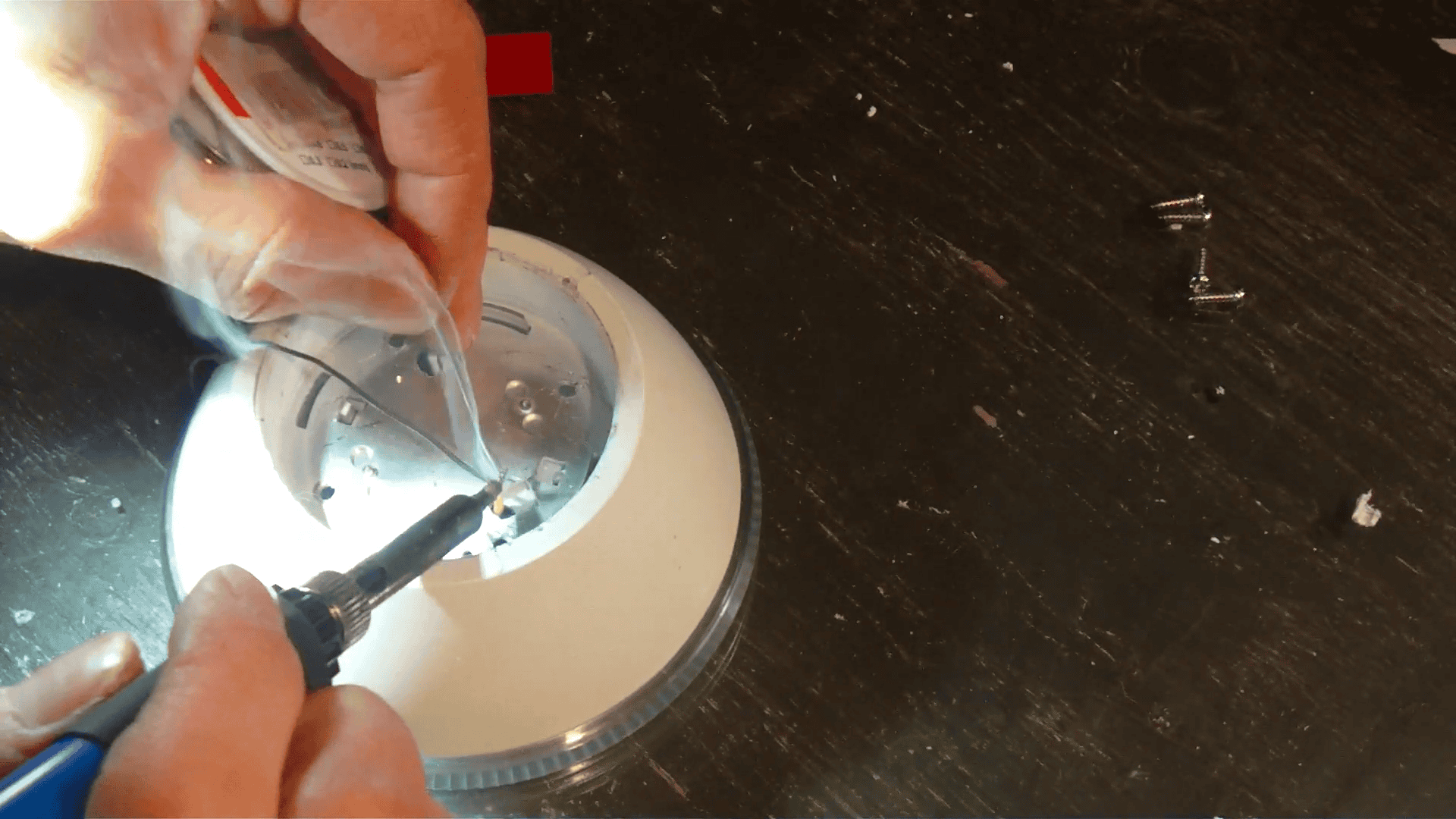 How to build a 15W Powerful Simple Flashlight from an Old burnt ...