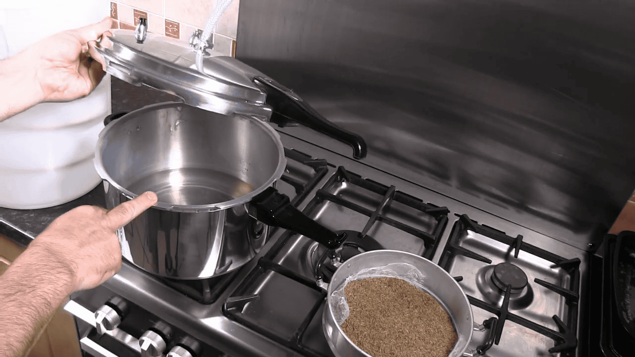 How to build a Simple and Effective Homemade Water Distiller from ...