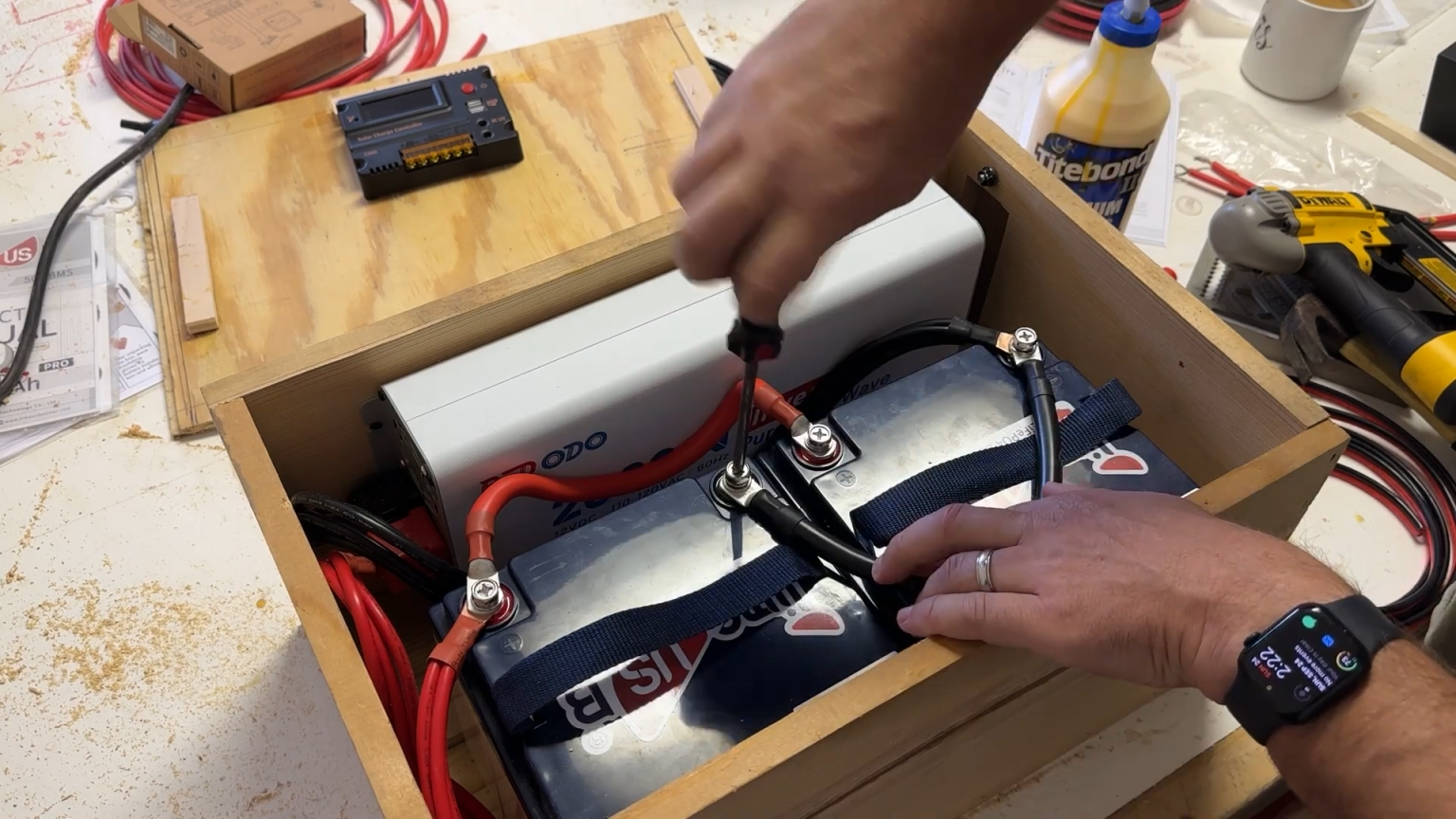 How to build a Simple Solar Powered Battery Backup System for camping ...