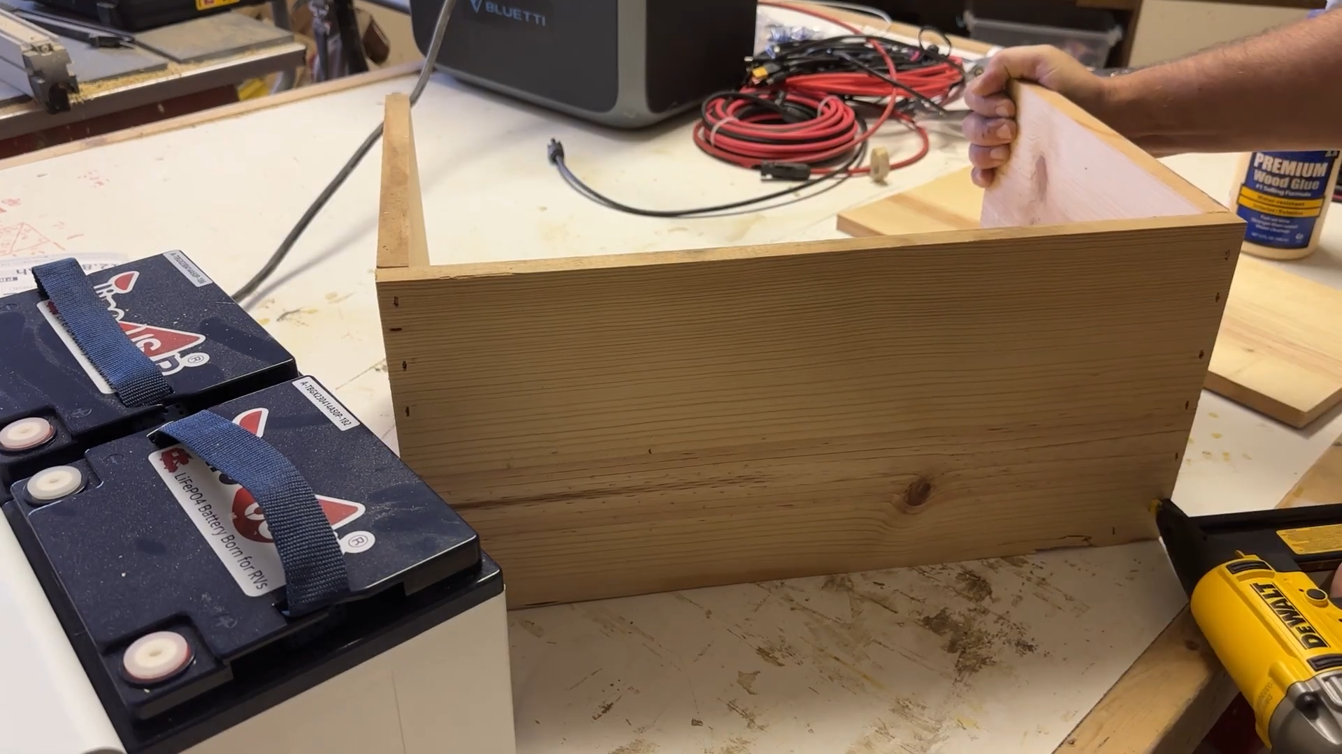 How to build a Simple Solar Powered Battery Backup System for camping ...