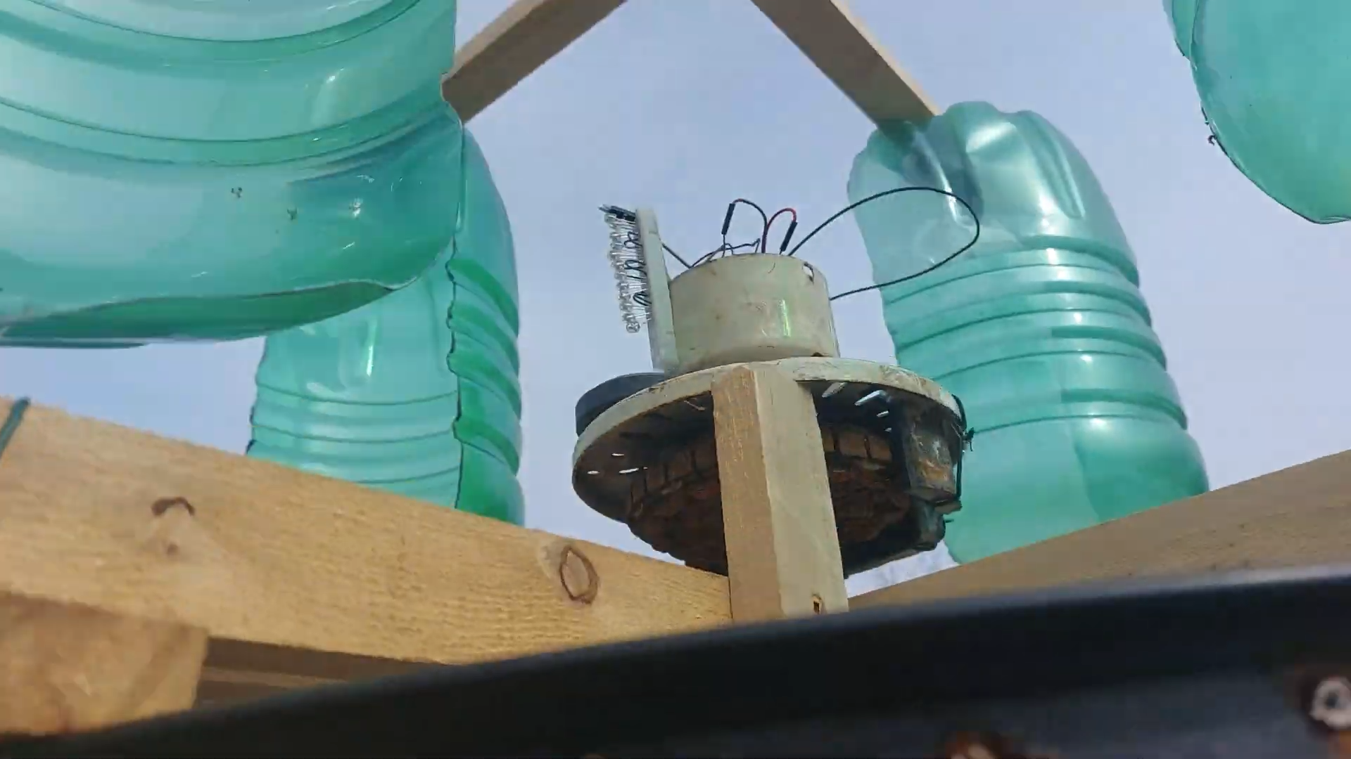 How to build a Homemade Vertical Axis Wind Turbine Generator from Scrap ...