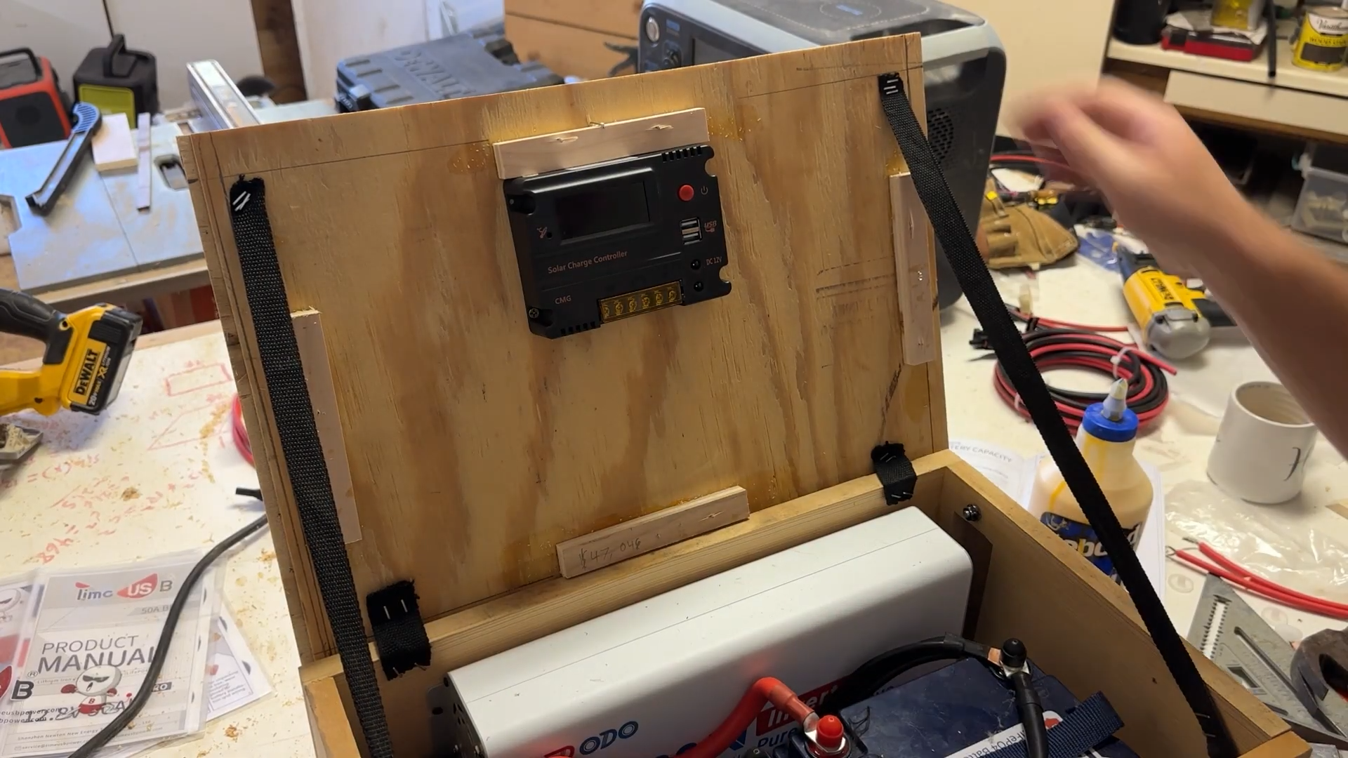 How to build a Simple Solar Powered Battery Backup System for camping ...