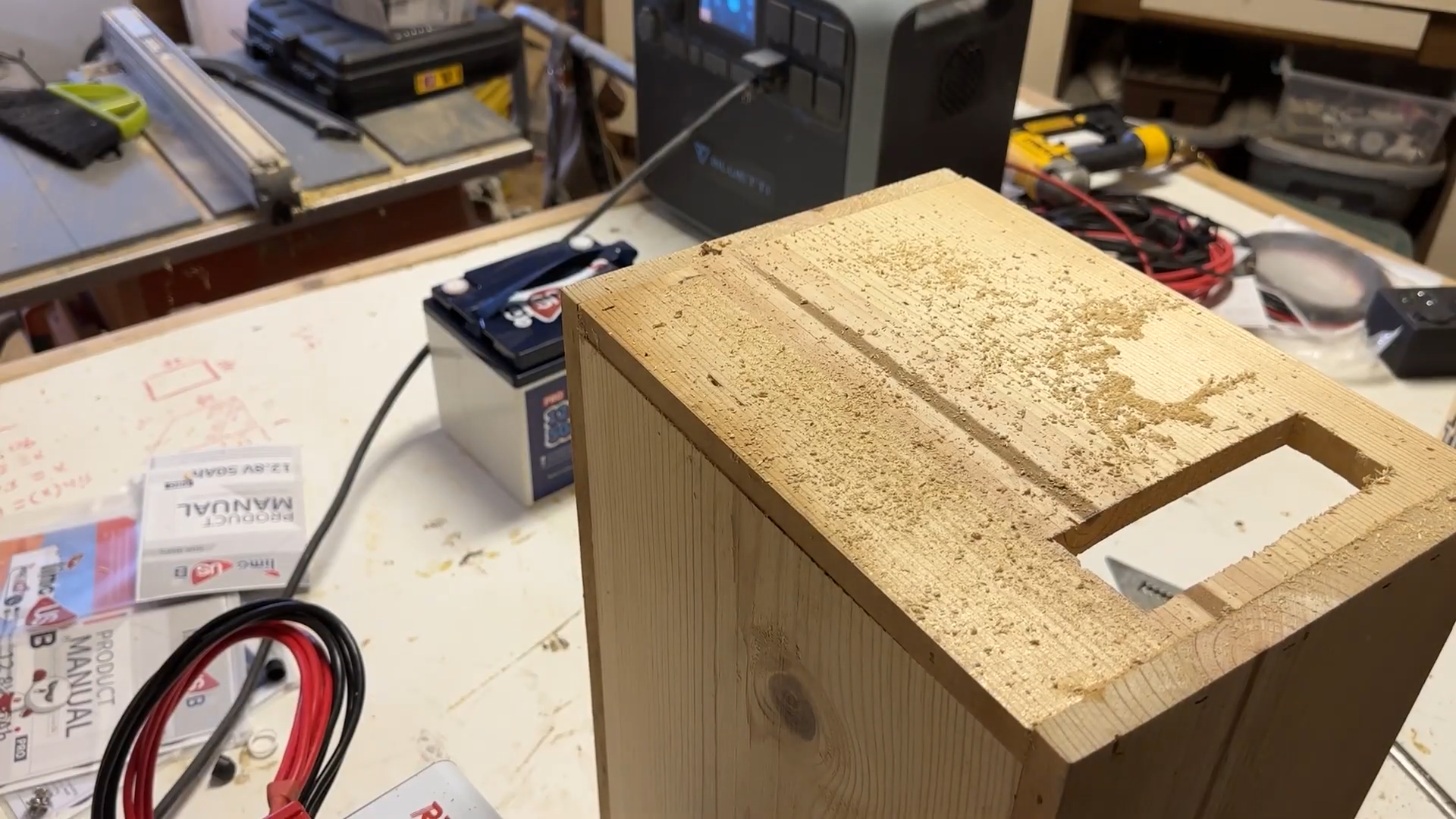 How to build a Simple Solar Powered Battery Backup System for camping ...